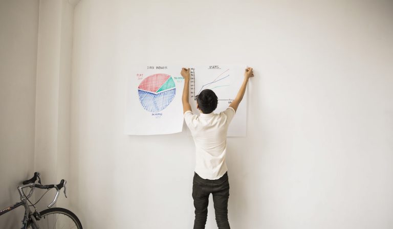 9 Ways to Stick Paper to The Wall Without Damaging It - My Little Apartment