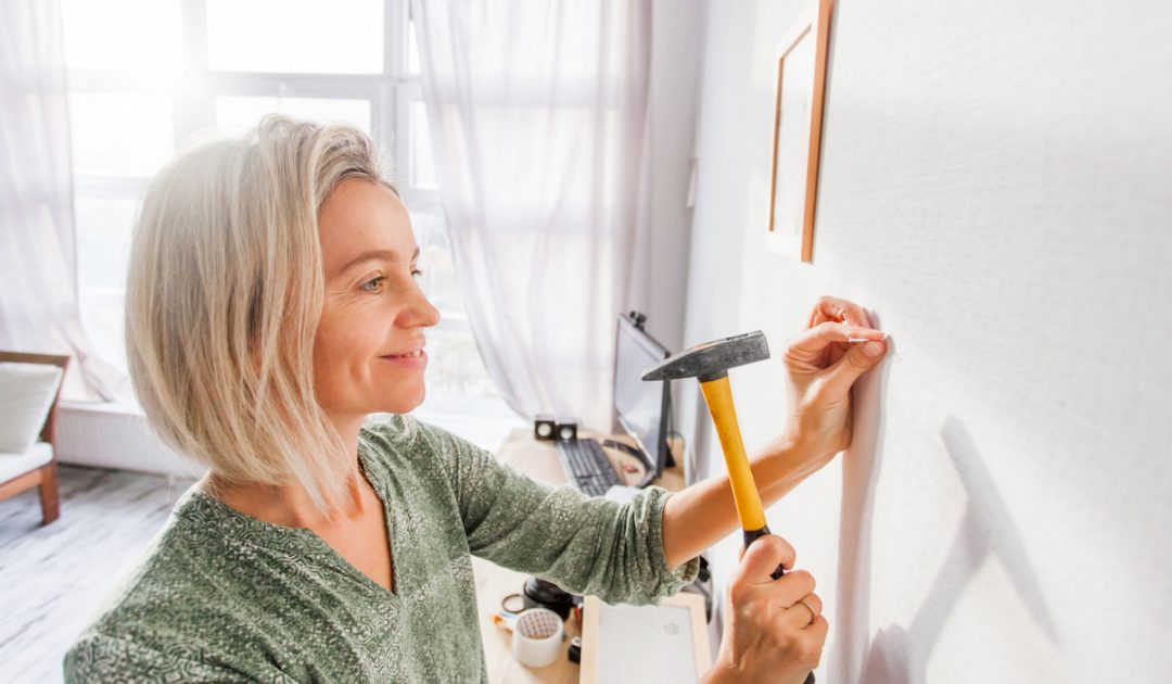 9 Ways to Stick Paper to The Wall Without Damaging It - My Little Apartment